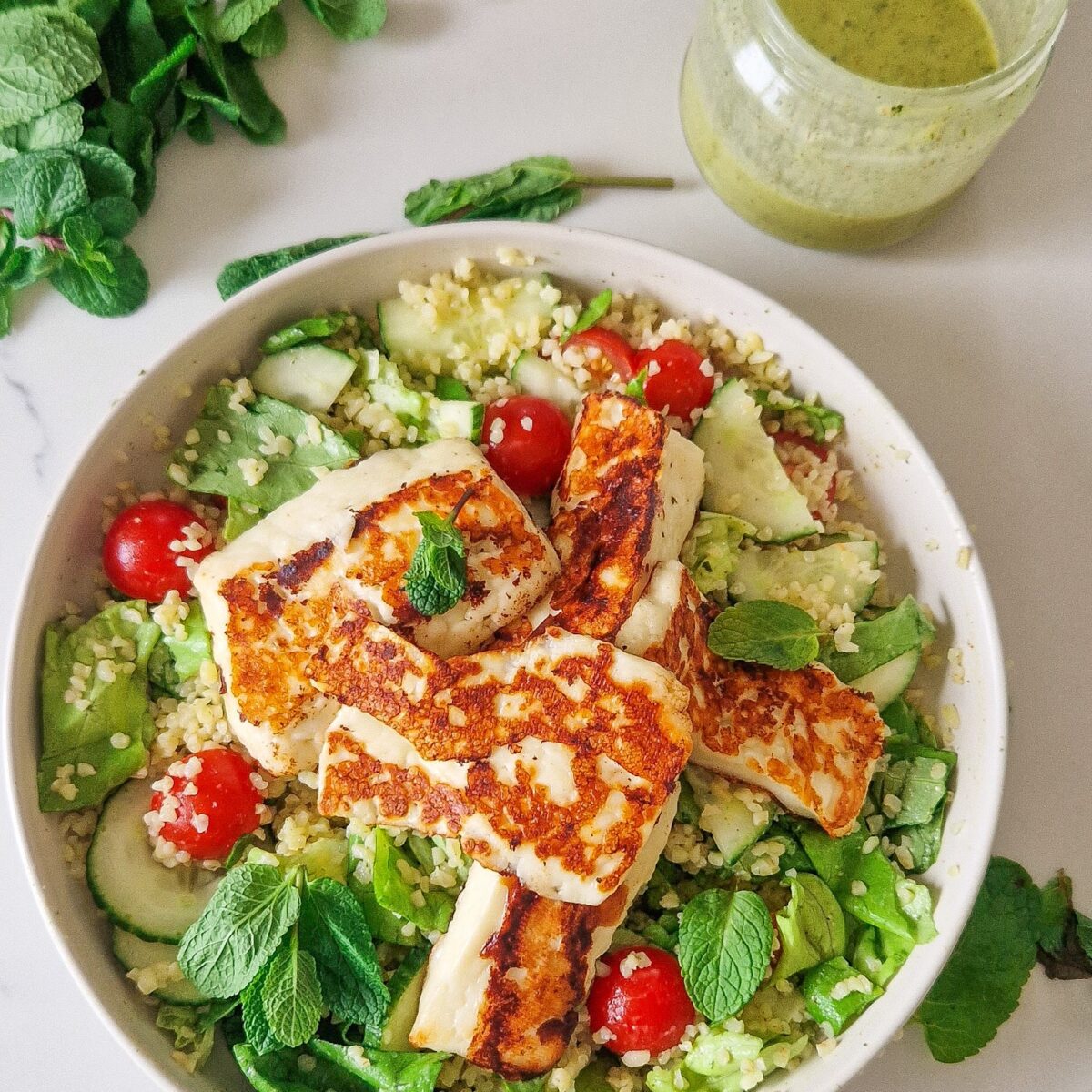 Salata de bulgur cu branza halloumi - The Lemon Flavour